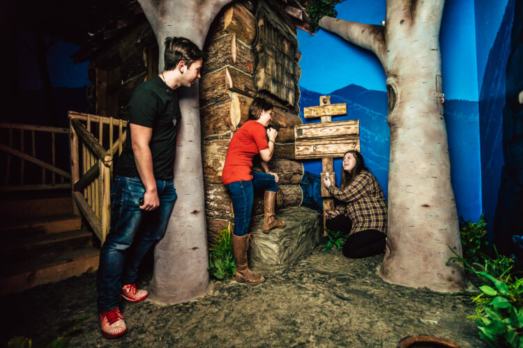 How To Explain What An Escape Room Is To Your Friends how-to-explain-what-an-escape-room-is-to-your-friends